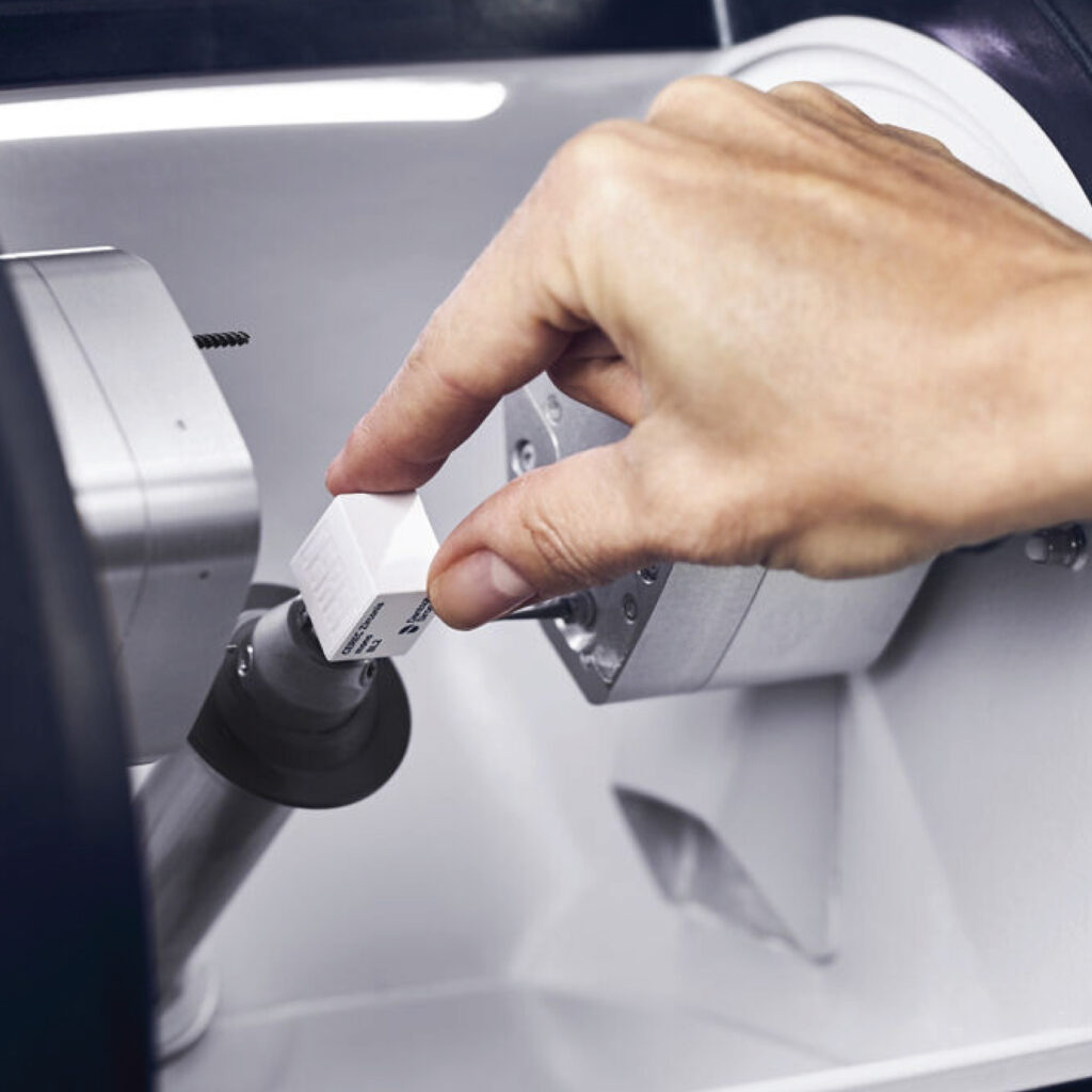 CEREC Primemill: Escaner intraoral - Representaciones Eurodent